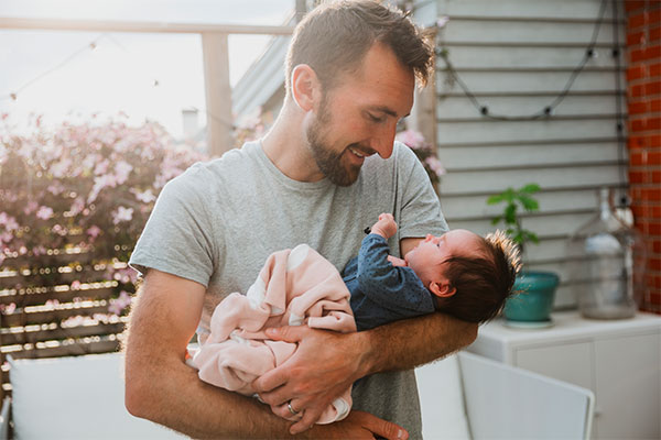 Short Leave, Big Changes: 7 Top Tips for New Dads Transitioning Back to ...